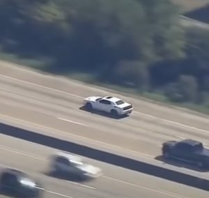 Dodge challenger goes so fast in high-speed chase that even news ...
