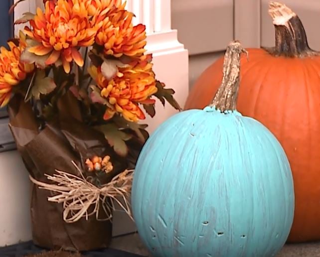 Here's what it means when you see blue buckets this Halloween