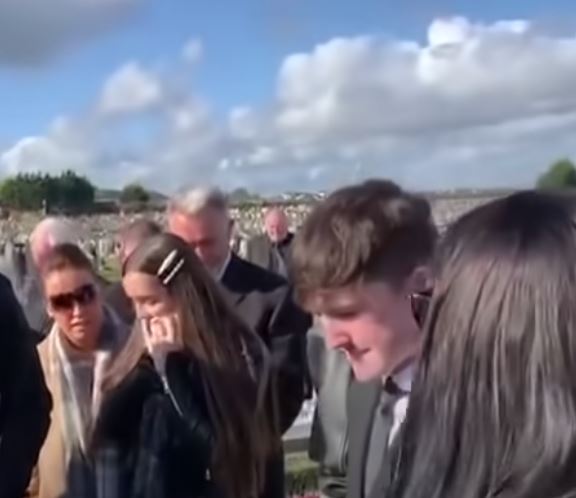 People's tears turn from sadness to laughter when they hear man's last ...