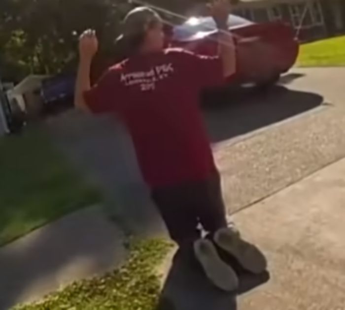 Kidnapper grabs little girl and rushes from scene not knowing young man ...