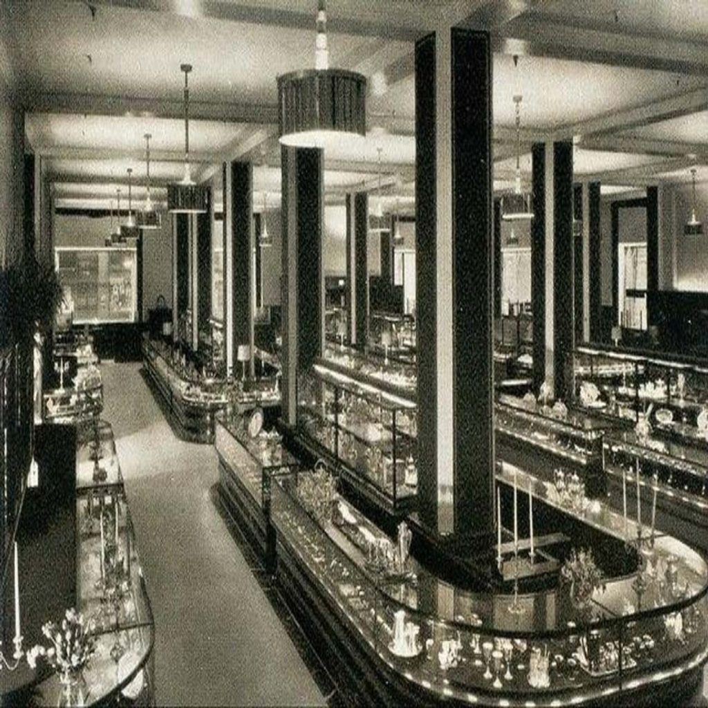 20 fascinating vintage photos of old department stores