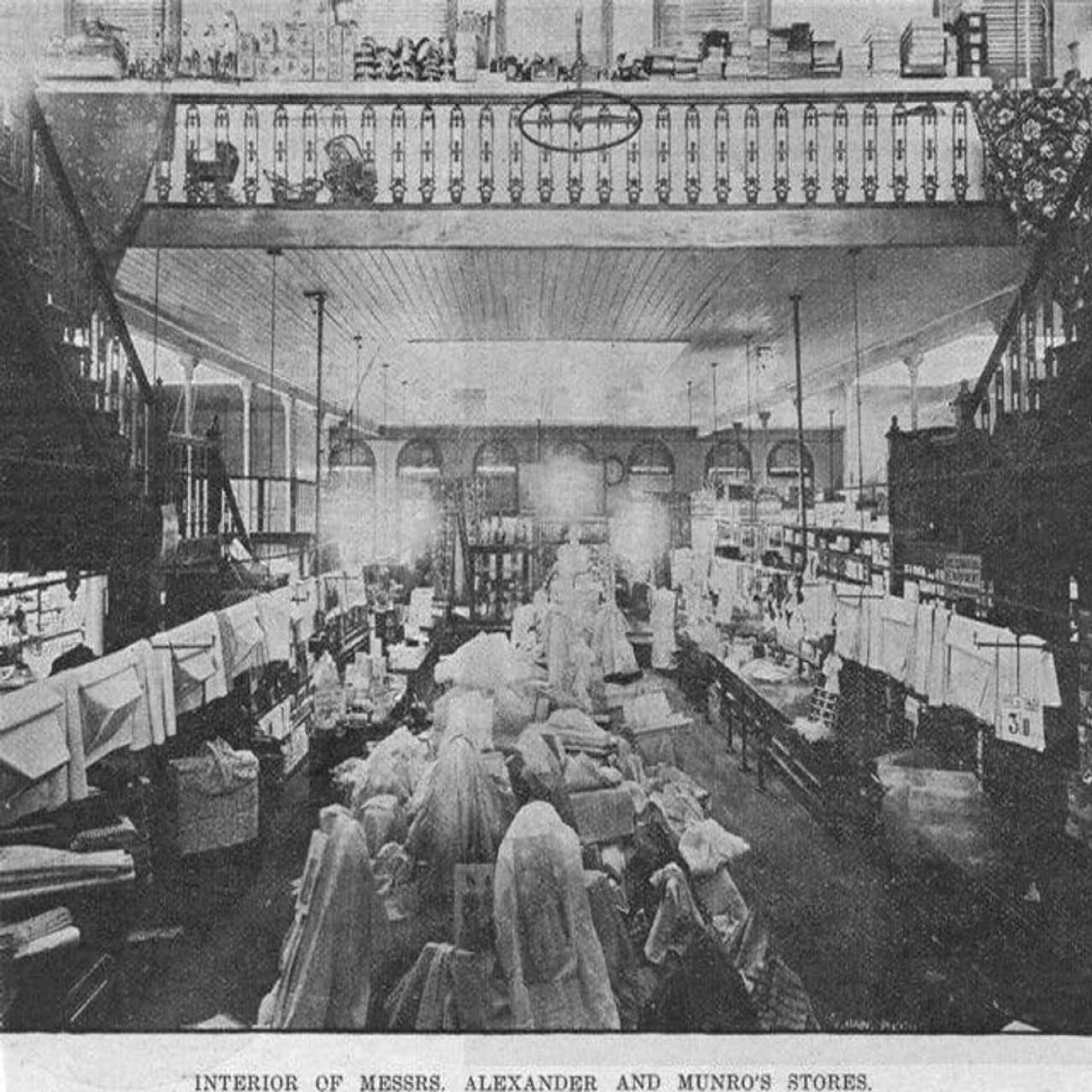 20 fascinating vintage photos of old department stores