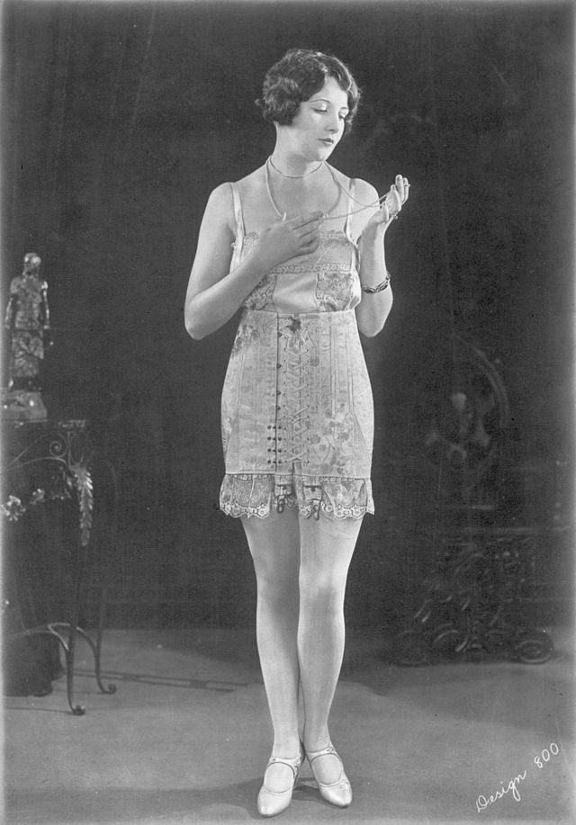 Here’s what the “ideal” beauty standards were in the 1920s