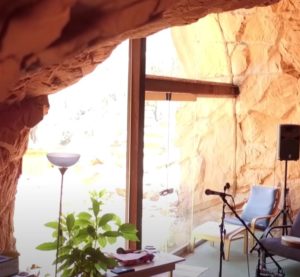 Man transforms desert cave into gorgeous 5,700 sq ft home and gives a ...
