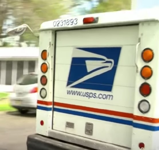 Hero mailman saves mom after finding toddler outside all alone