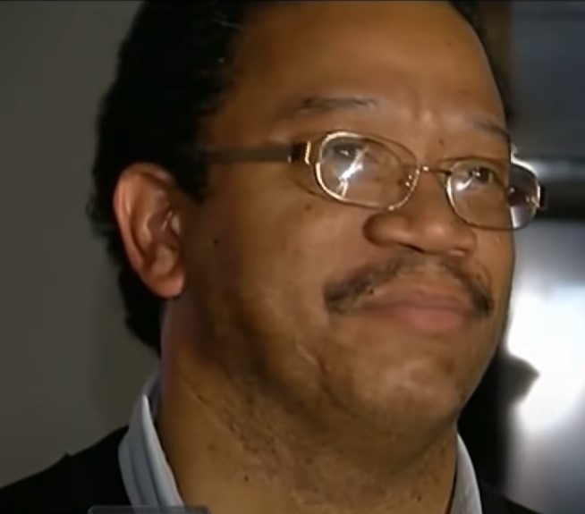 Bus driver is caught off guard when 4-year-old hops on bus at 3 AM