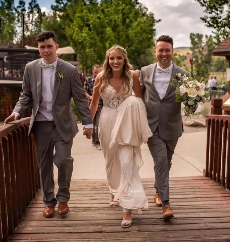 Groom's autistic brother gives heartfelt Best Man's speech that brings ...