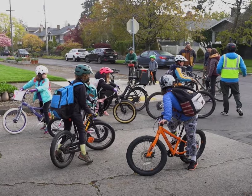 PE Teacher’s ‘bike bus’ lets kids go to school on group bike rides and ...