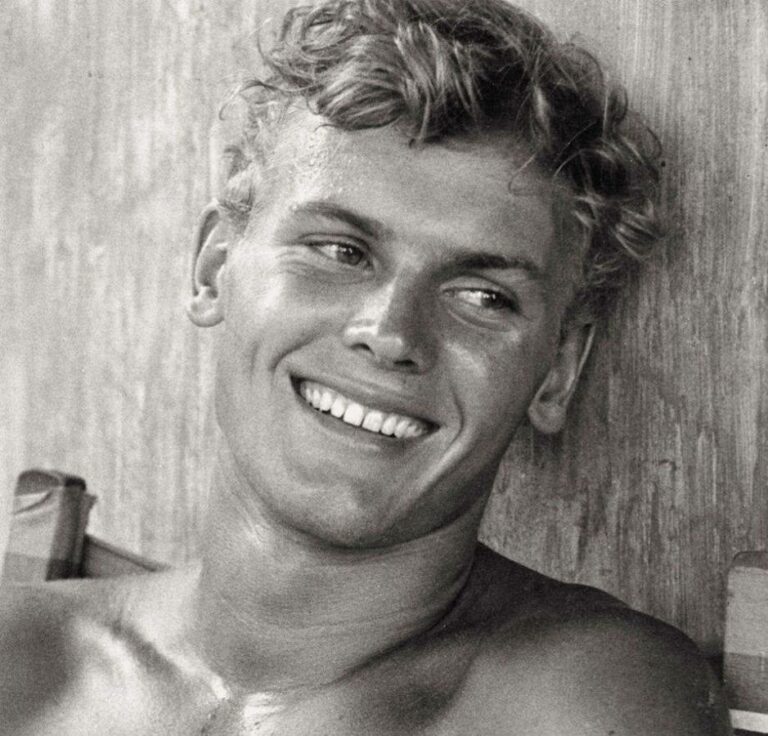 The Top 40 Most Irresistibly Handsome “Old” Hollywood Actors