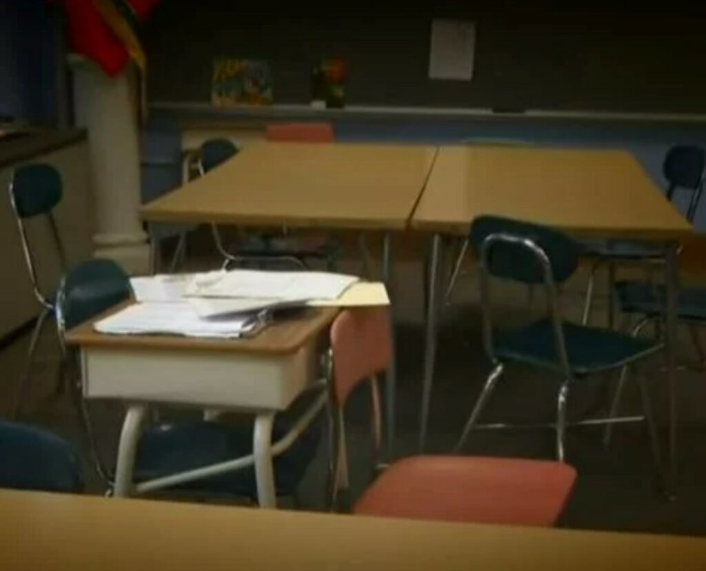 Teacher kept a single empty chair in his classroom for 50 years to ...