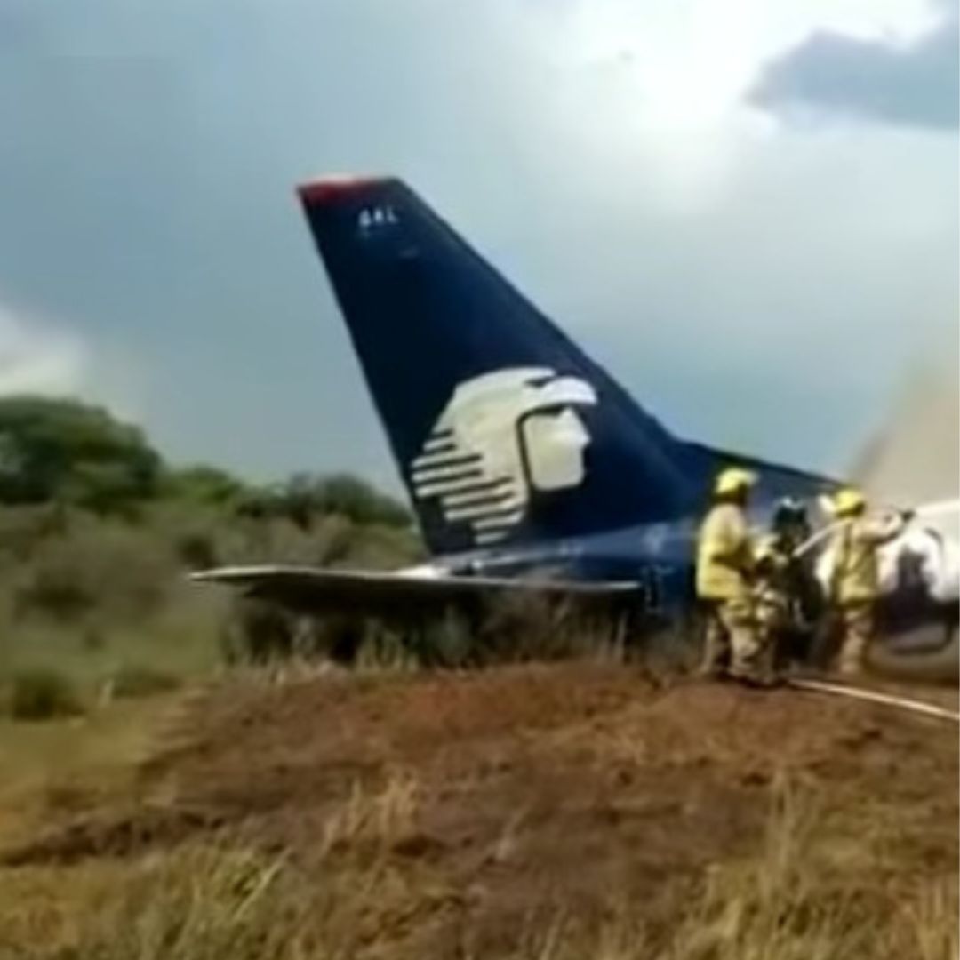 Passengers “pray loudly” as plane carrying over 100 travelers braces ...