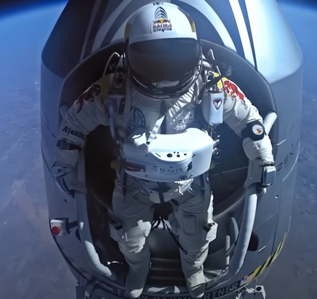 Man becomes 1st person to break the sound barrier with 127000+ foot ...
