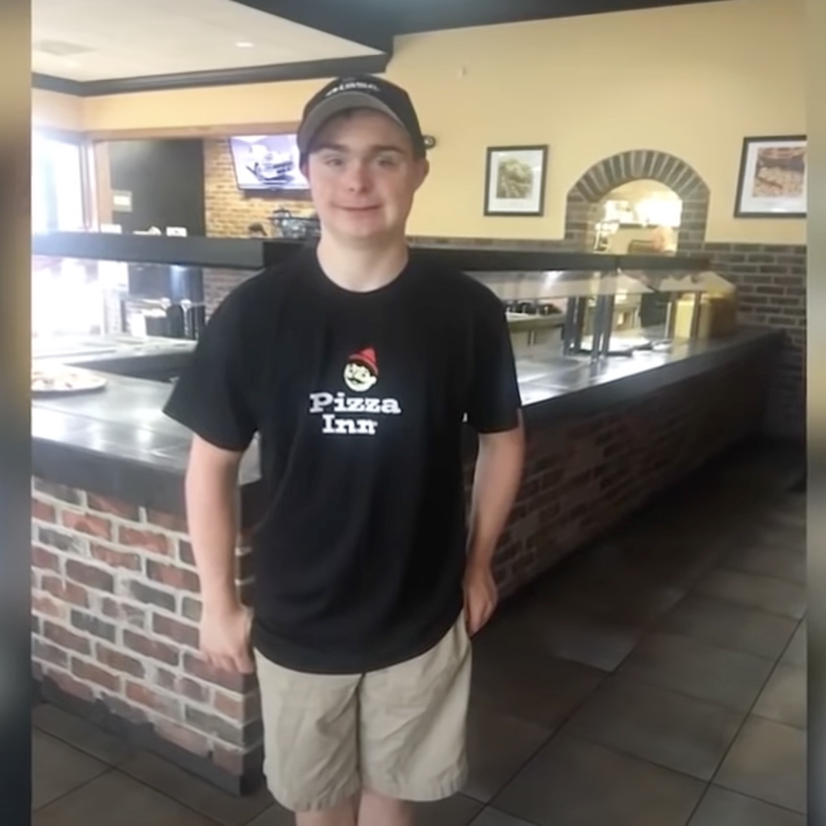 Angry man demands owner post sign about special needs employee so she ...