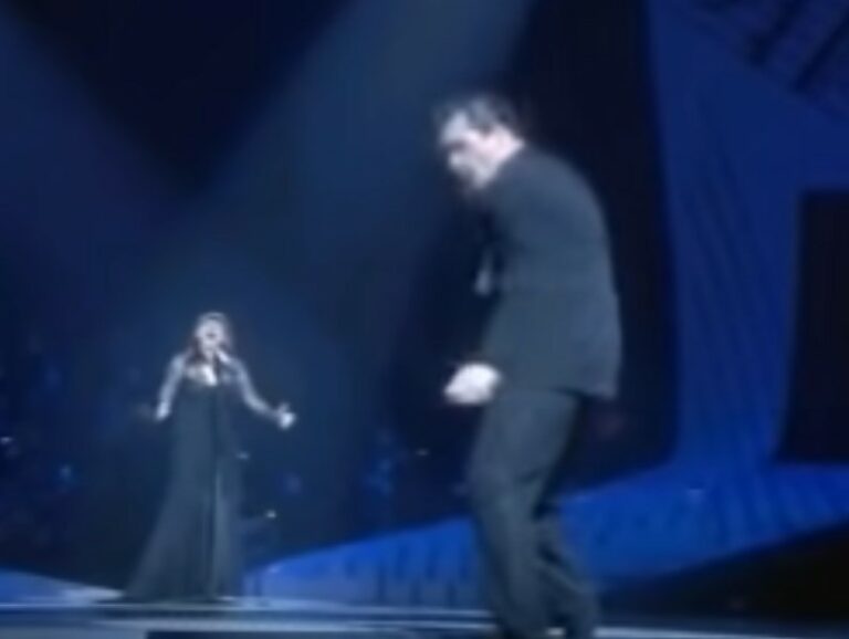 Antonio Banderas shows off his incredible vocal range with ‘Phantom of ...