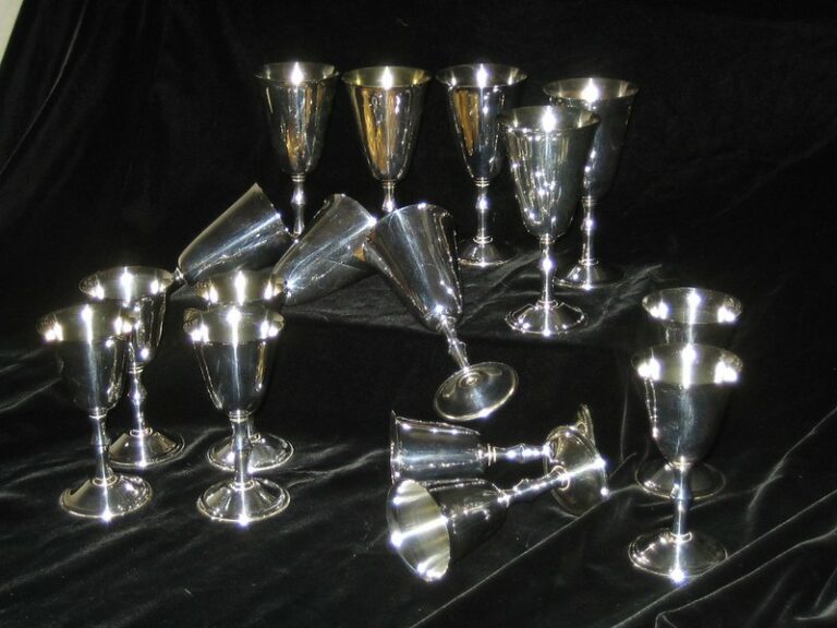 30 common thrift stores items you can easily flip for money