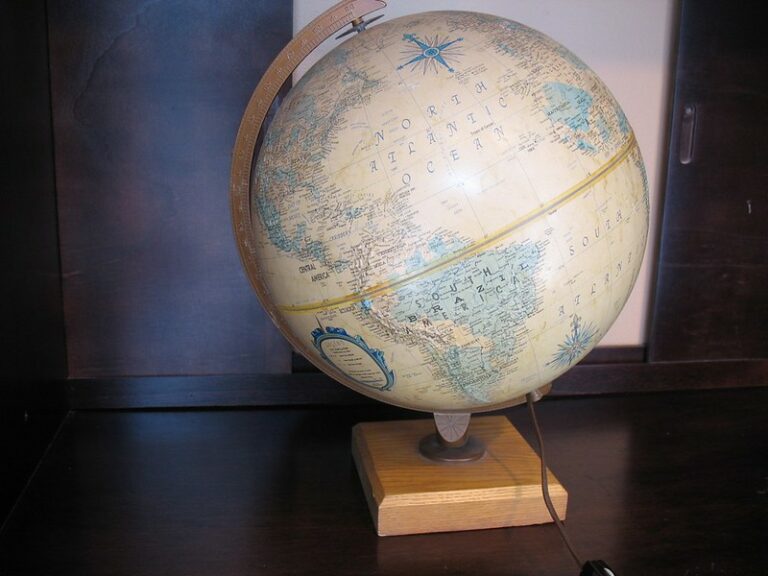 30 common thrift stores items you can easily flip for money