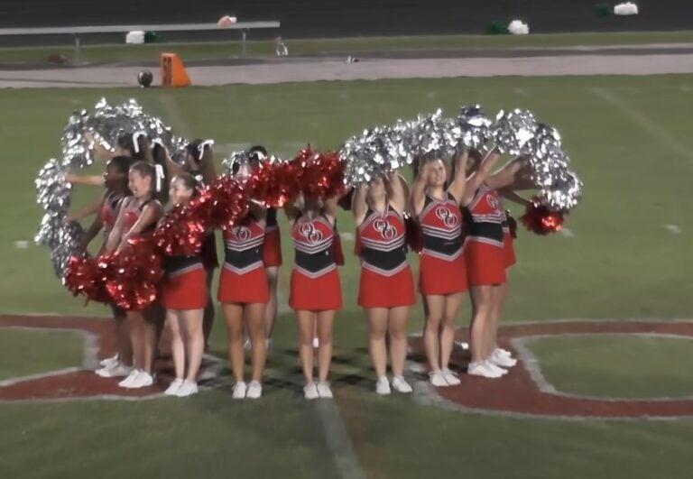 High school pom squad delivers mesmerizing performance no one will ever ...